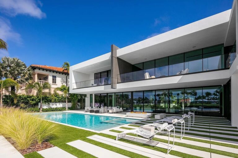 Contemporary Waterfront Mansion in Prestigious Boca Raton, Florida with ...