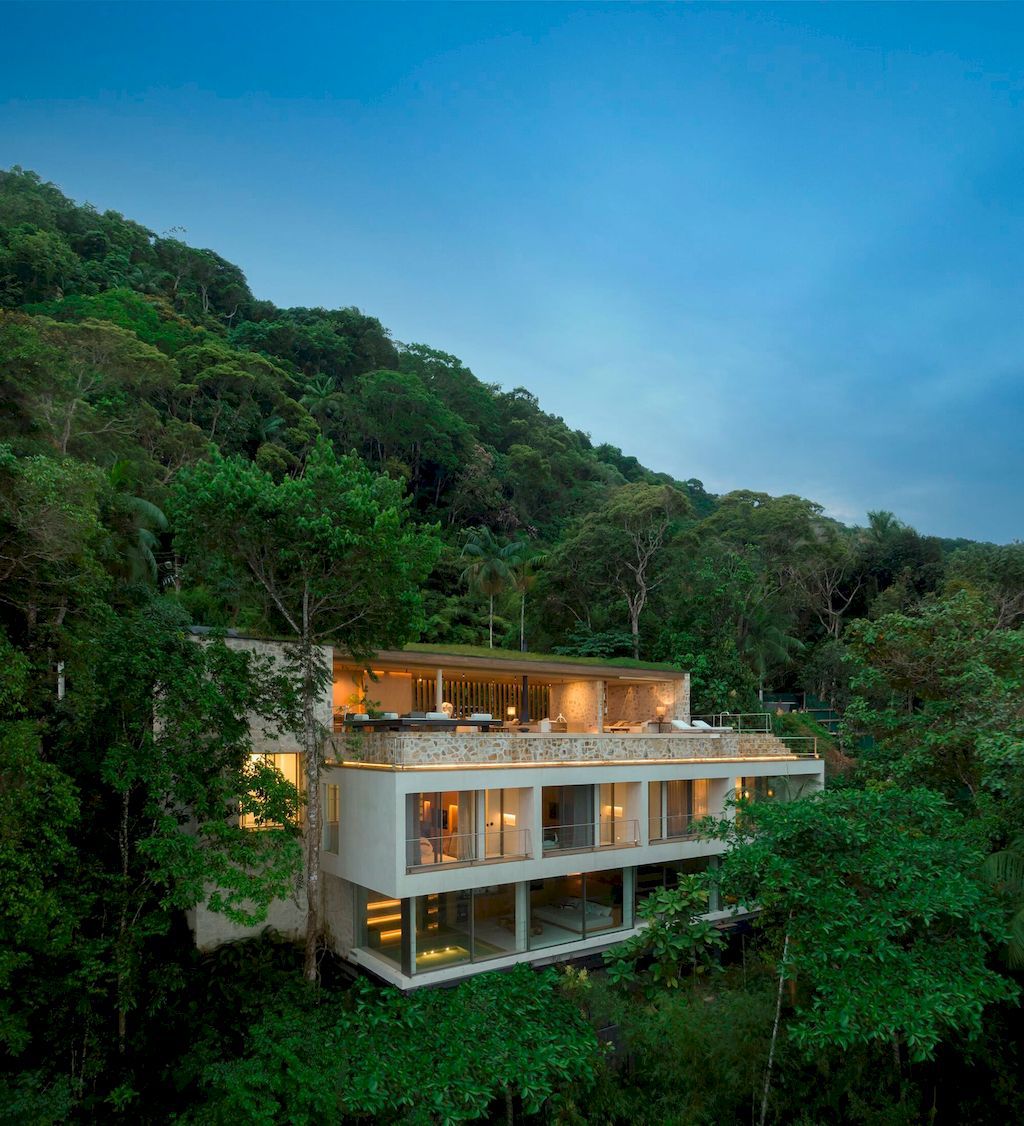 LAB House, stunning home blend in with nature by Studio Arthur Casas
