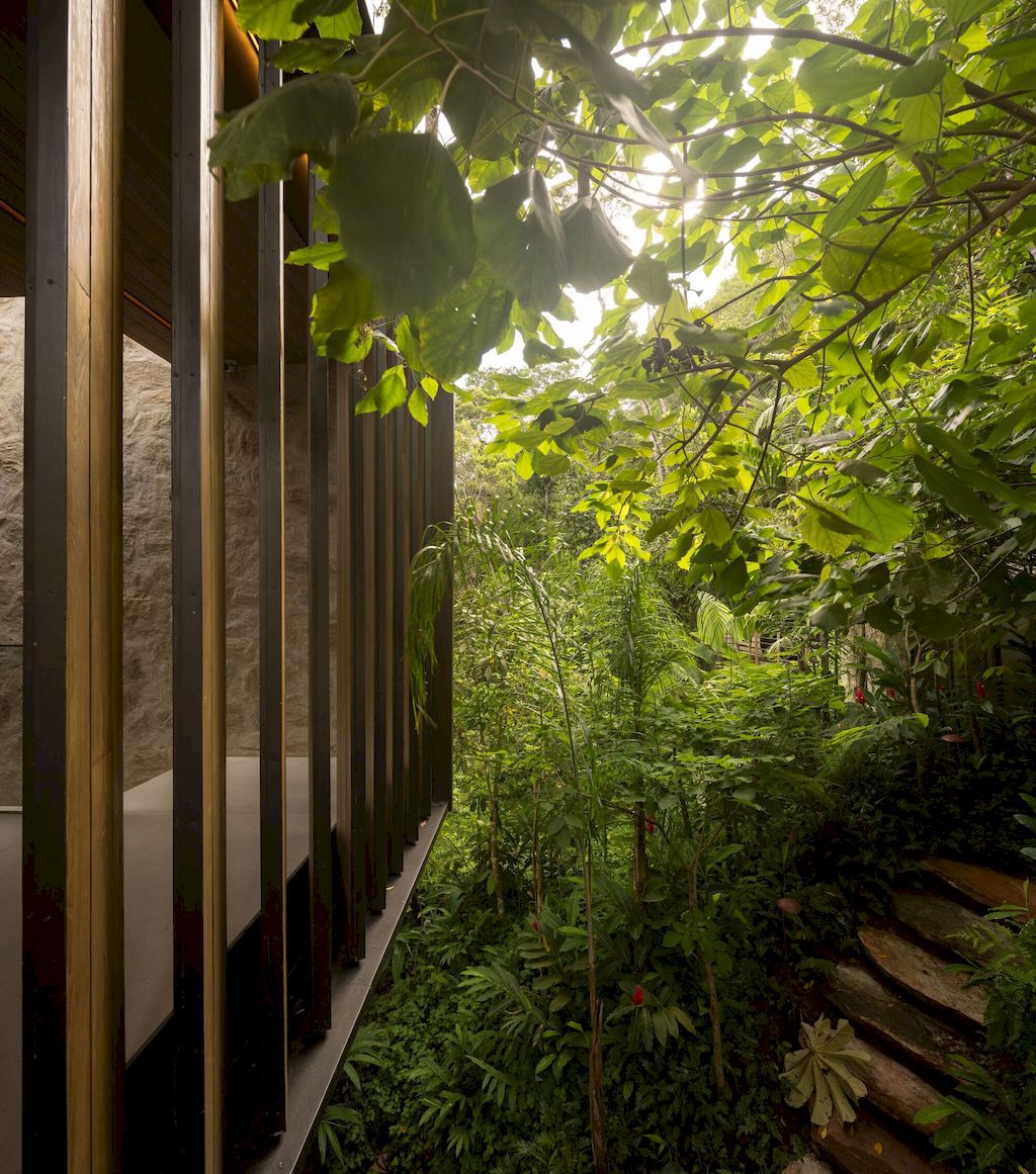 LAB House, stunning home blend in with nature by Studio Arthur Casas