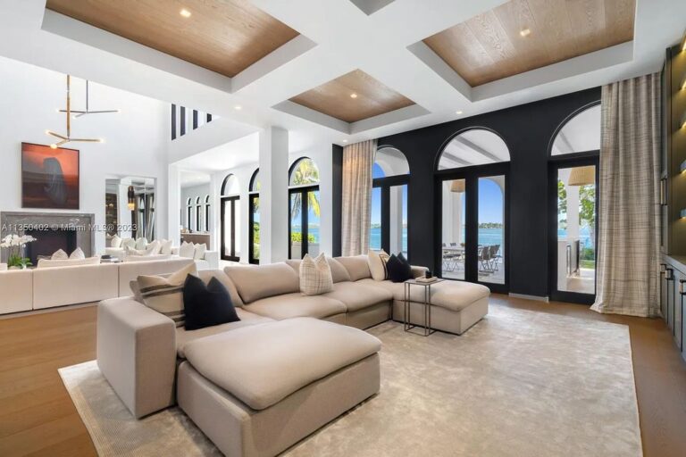 Stunning Luxury Transitional Home with 107 Feet of Waterfront Living in ...