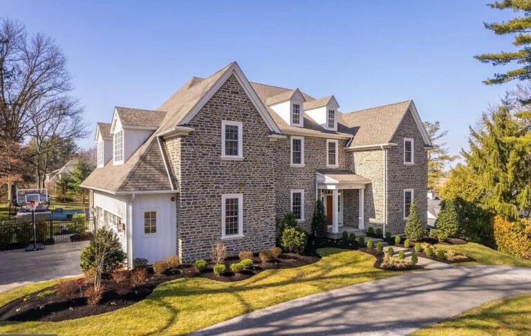 This $2.895M Young and New Home Exemplifies the Very Best of Living in ...