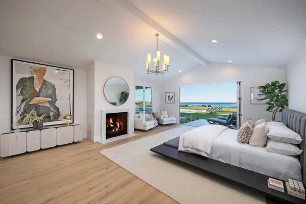 Stunning Knolltop Estate with Breathtaking Ocean Views in Summerland ...