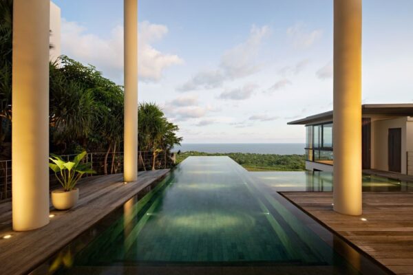 Luke House, an Impressive Luxury Project by Budipradono Architects