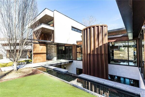 Sandy Springs, GA: Spectacular Ultra-Modern Home with Unmatched Lake ...
