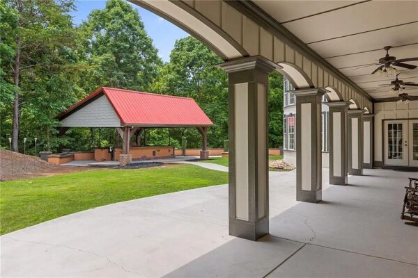 State-of-the-art Masterpiece: Traditional Brick Style Meets Modern ...