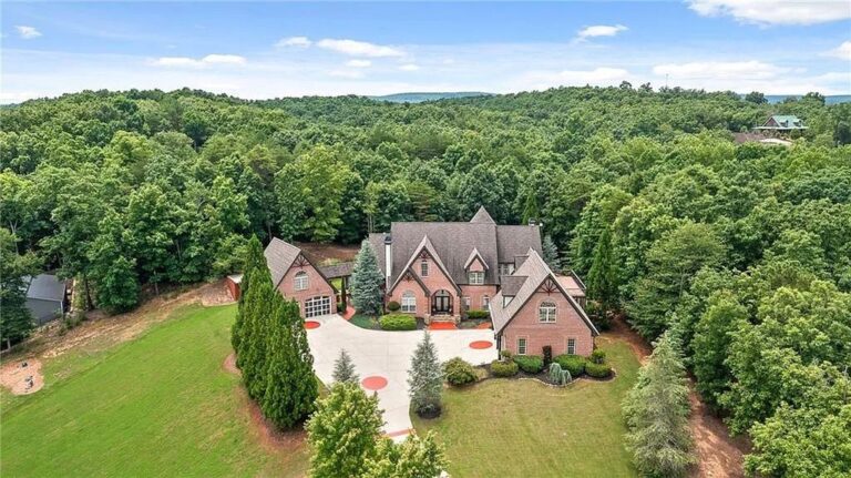 State-of-the-art Masterpiece: Traditional Brick Style Meets Modern ...