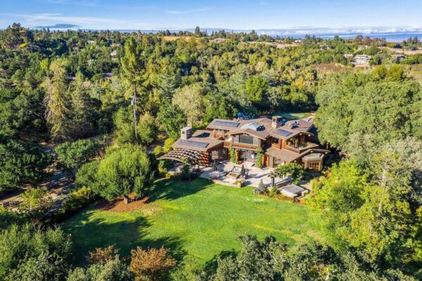 Luxurious Woodside Retreat in California, Surrounded by Nature ...