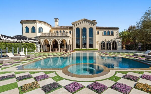 Breathtaking Italian-Inspired Estate in Beverly Hills showcases the ...
