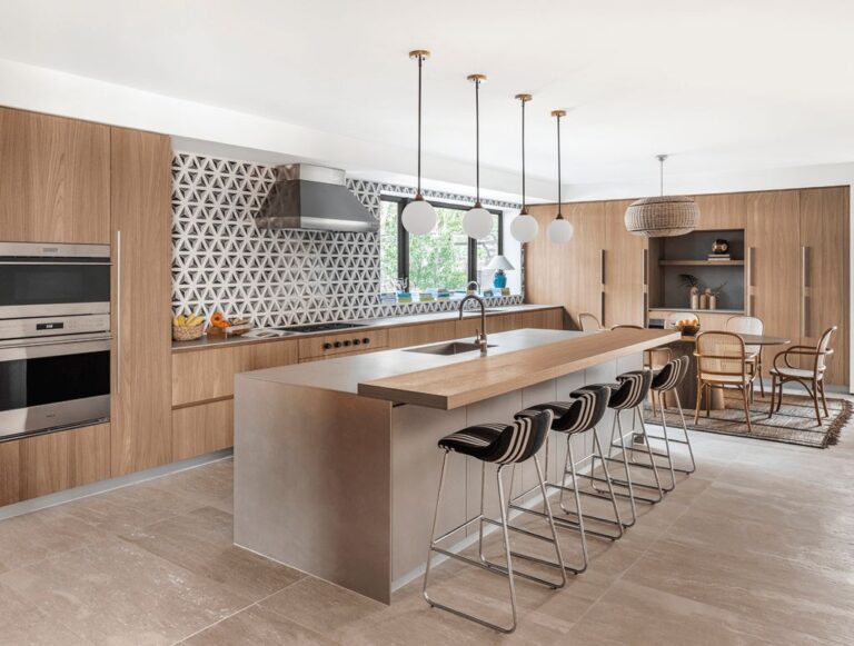 Angel Oaks Residence, Seamless In-outdoor Living by Strang Architecture