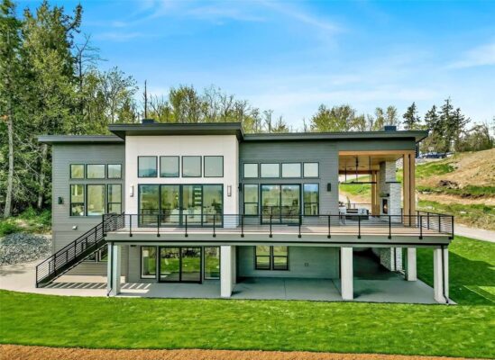 Bellingham, WA Home with Spectacular Mountain Views Hits Market at $2.2M