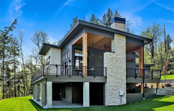 Bellingham, WA Home with Spectacular Mountain Views Hits Market at $2.2M