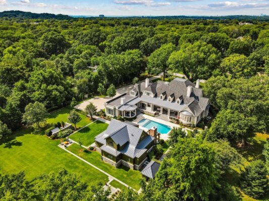 Elegant Nashville Estate Seamlessly Combines Style, Functionality, and ...