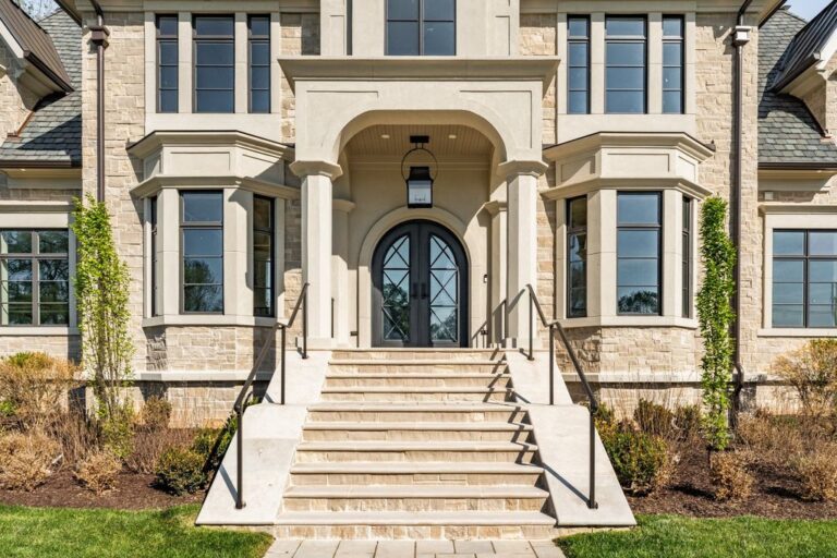 Exceptional Gated Compound with European-Inspired Architecture in ...