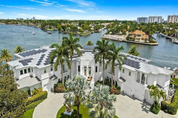 Explore Luxury Redefined in A Fort Lauderdale Mansion with 1035 Feet of ...
