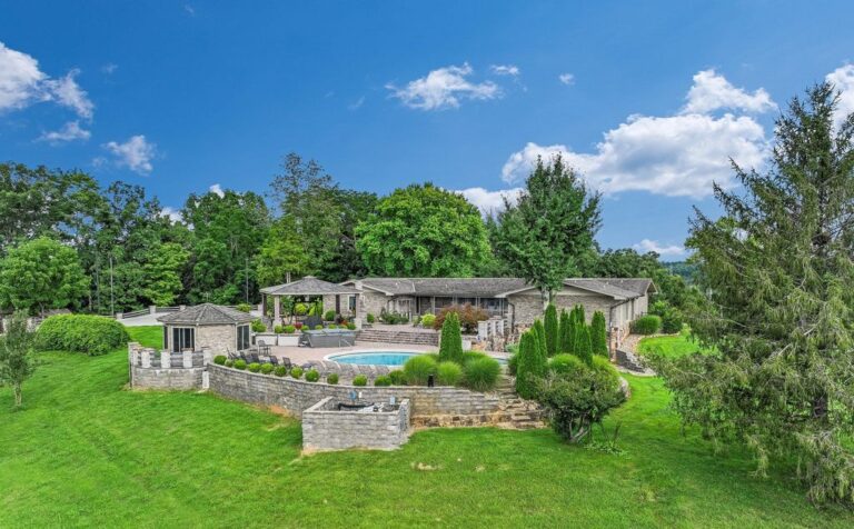 Stunning 250-Acre Turnkey Estate in Strawberry Plains, TN - A Haven for ...