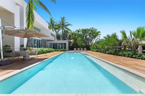 Stunning Key Biscayne Waterfront Home Hits the Market for $23.9 Million ...