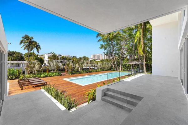 Stunning Key Biscayne Waterfront Home Hits the Market for $23.9 Million ...