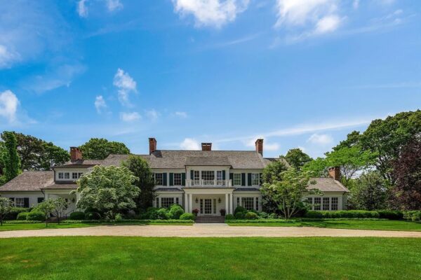 Wainscott, NY Estate with 827 ft. of Water Frontage and Unparalleled ...