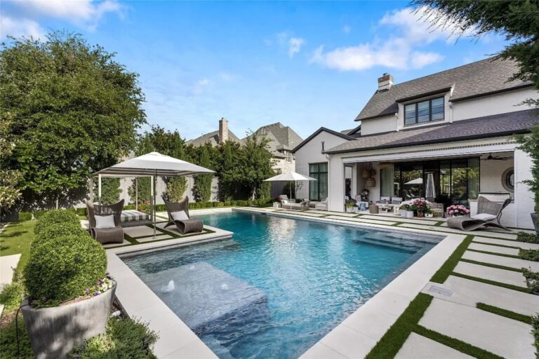 Stunning Custom Home in Dallas, Texas with Timeless Finish