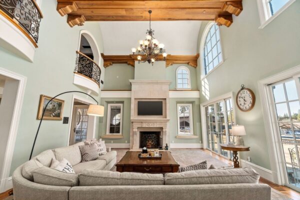 Elegant Private Estate in The Highlands of Bend, Oregon Boasting ...