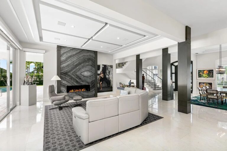 Impeccable SRD-Built Residence: Unparalleled Luxury in Boca Raton