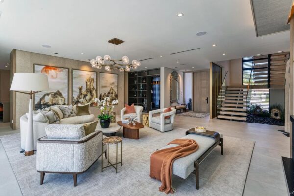 Luxurious Modern Masterpiece in $16 Million Exquisite Boca Raton Estate