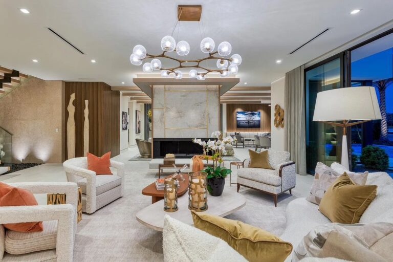 Luxurious Modern Masterpiece in $16 Million Exquisite Boca Raton Estate