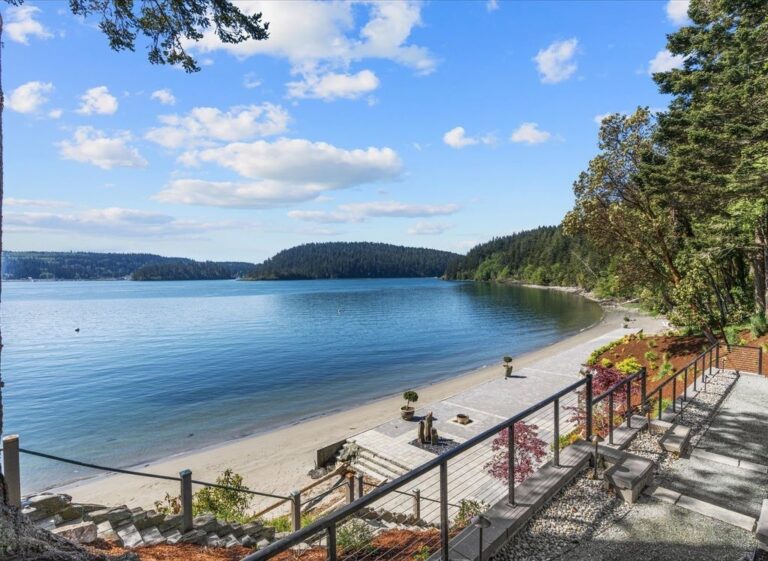Magnificent Anacortes, WA Waterfront Estate: Private Beach ...