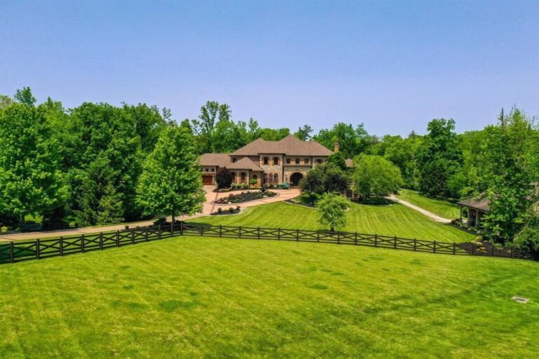 Opulent Cincinnati, OH Estate: Stunning Home with High-End Details