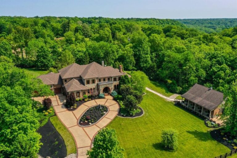Opulent Cincinnati, OH Estate: Stunning Home with High-End Details