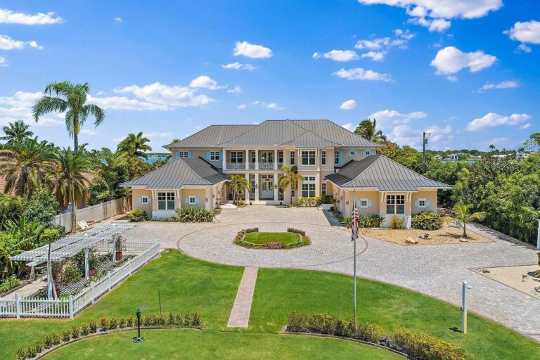 Own This Masterpiece for Unrivaled Luxury Living in Jupiter's Exquisite ...