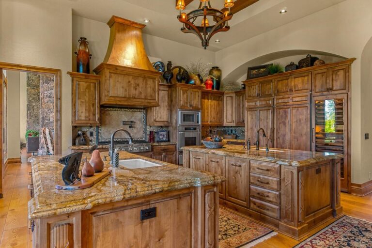 R&B Ranch: Luxurious Legacy Ranch with Breathtaking Views of the ...