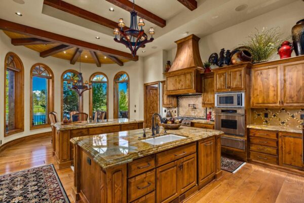 R&B Ranch: Luxurious Legacy Ranch with Breathtaking Views of the ...