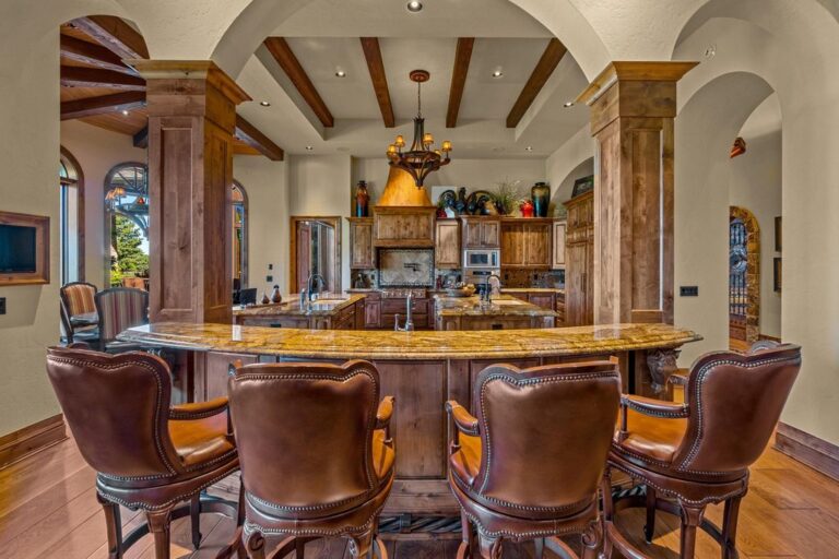 R&B Ranch: Luxurious Legacy Ranch with Breathtaking Views of the ...