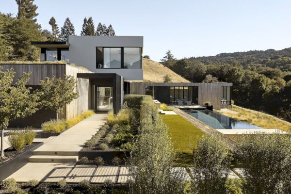 Contemporary Villa Spectre in Spain by B8 Architecture and Design Studio