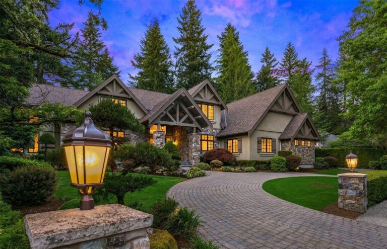 Elegant Bridle Trails Retreat: Steven D Smith's Masterpiece in Bellevue ...