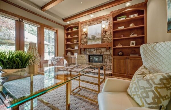 Elegant Bridle Trails Retreat: Steven D Smith's Masterpiece in Bellevue ...