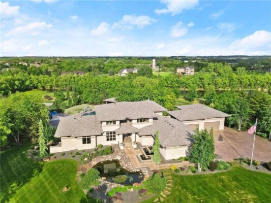 Stunning Prior Lake, MN Residence: A Frank Lloyd Wright-Inspired ...