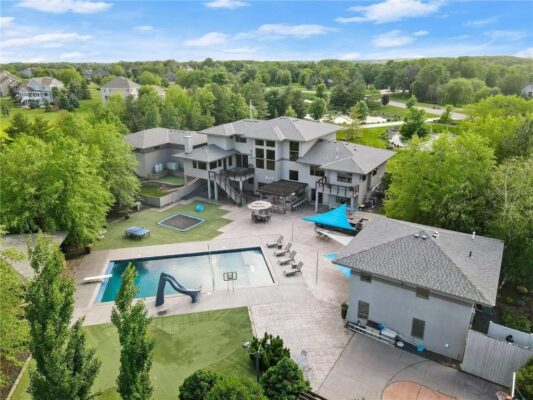 Stunning Prior Lake, MN Residence: A Frank Lloyd Wright-Inspired ...