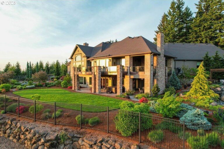 Stunning Residence in Camas, WA: Serene Setting, Ultimate Privacy, and ...