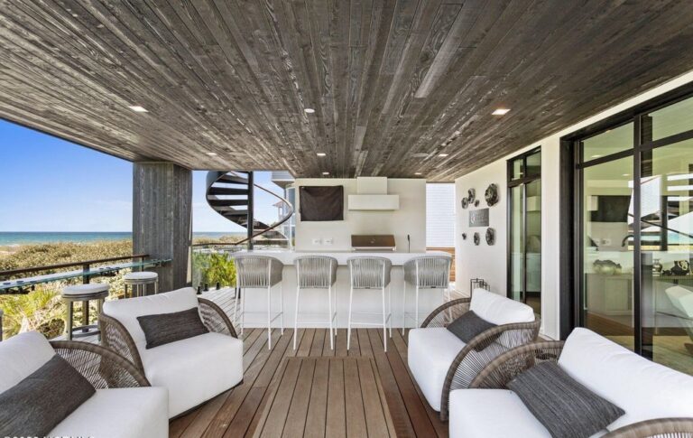 An Exquisite Oceanfront Home on Figure Eight Island, North Carolina ...