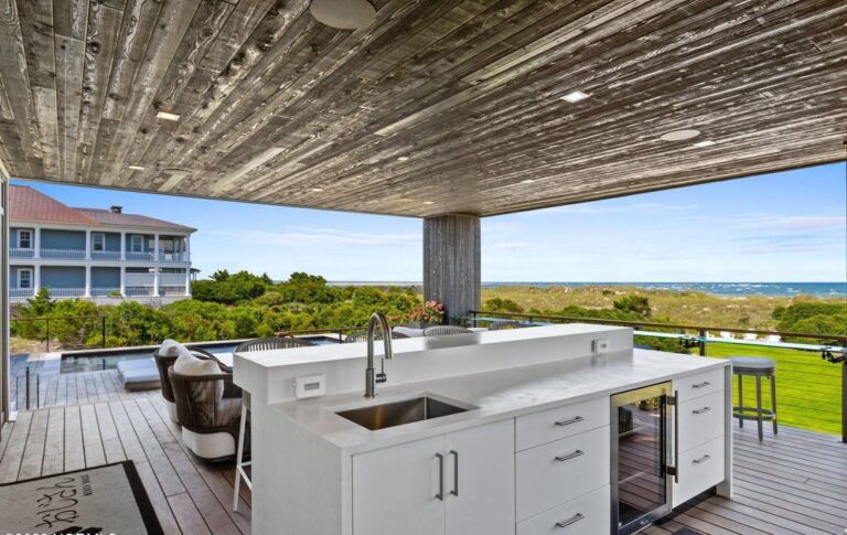 An Exquisite Oceanfront Home on Figure Eight Island, North Carolina ...