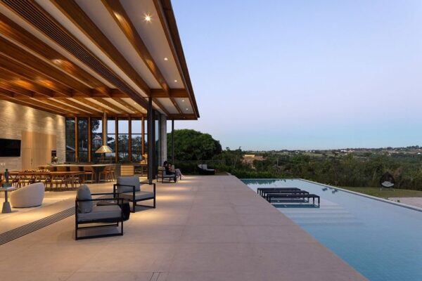 Bauer House with Orthogonal Design by Luiz Paulo Andrade Arquitetos
