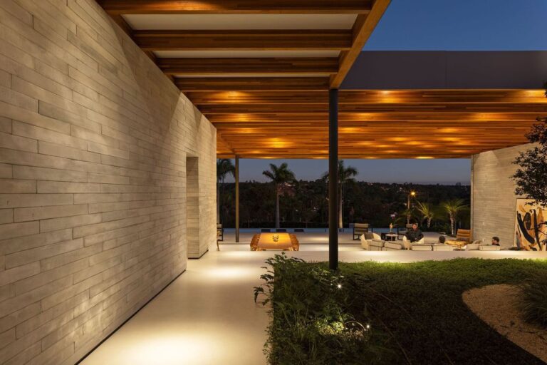 Bauer House with Orthogonal Design by Luiz Paulo Andrade Arquitetos