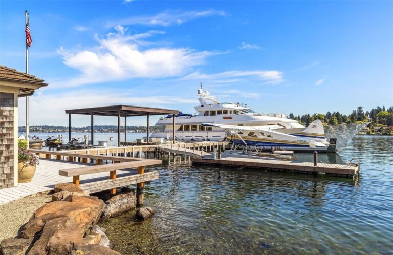 Breathtaking 4.3-Acre Legacy Estate on Lake Washington in Hunts Point ...