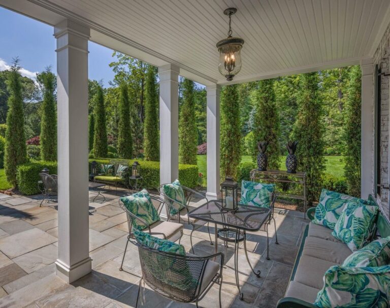 Classic Brick Georgian Home in Greenwich, Connecticut with Endless ...