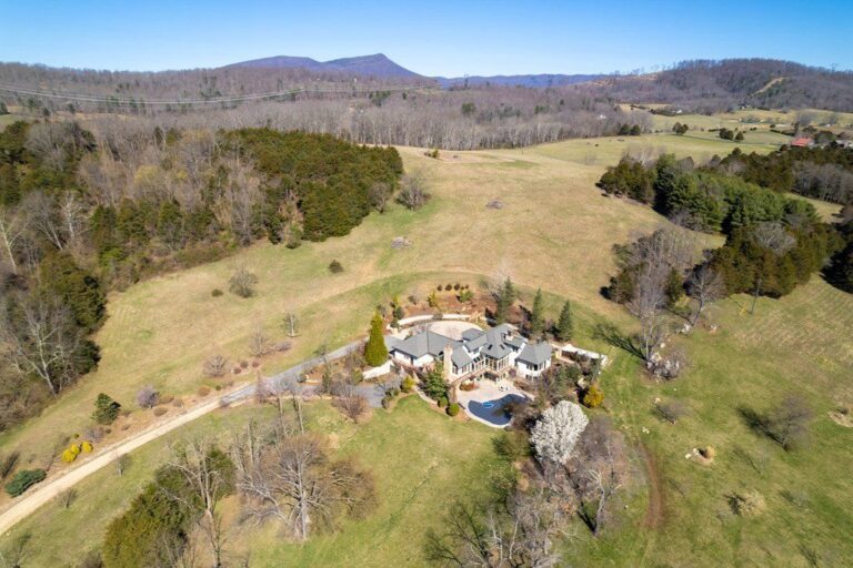 Discover Tranquility and Luxury at Lingonberry Farm: An Exceptional ...