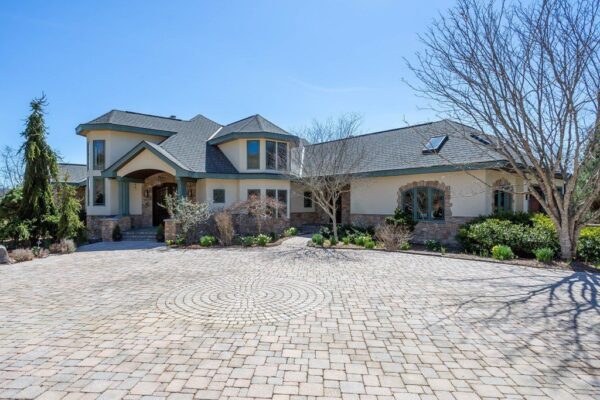 Discover Tranquility and Luxury at Lingonberry Farm: An Exceptional ...
