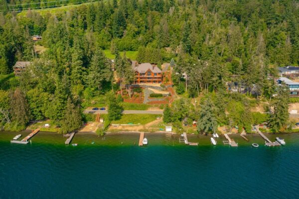 Lakefront Paradise: Luxurious Contemporary Home on Lake Whatcom ...