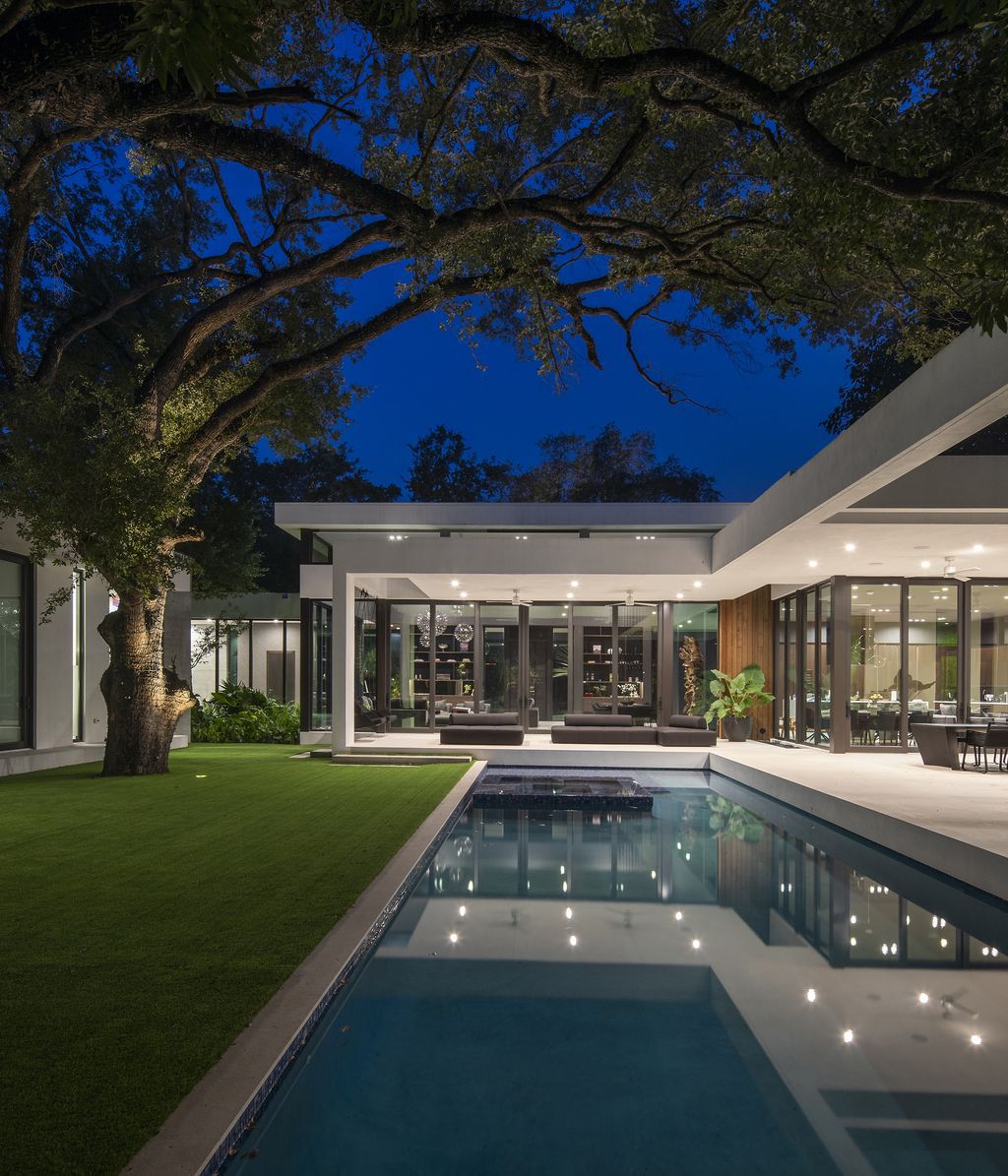 Oaks Residence nestled within oasis by SDH Studio Architecture + Design